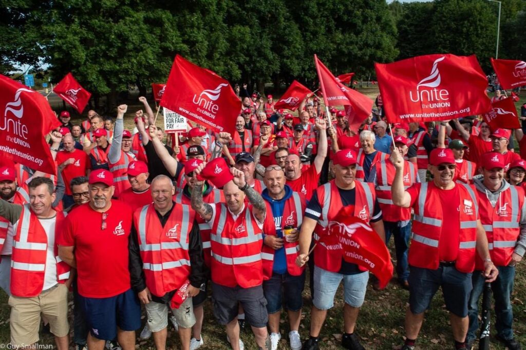 A strike wave building in the UK - Internationalist Standpoint