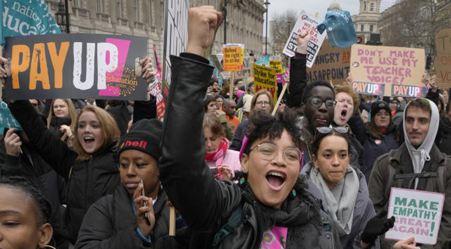 Britain, February 1st: half a million workers on strike ...